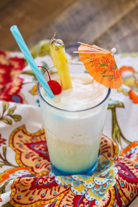 How to Make a Blue Ocean Drink Recipe - 365 Days of Baking & More