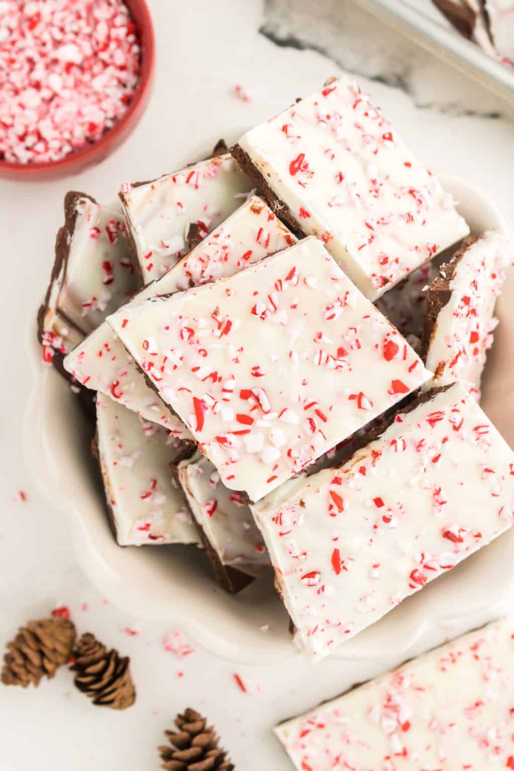 EASY 3-Ingredient Peppermint Bark | 365 Days of Baking and More
