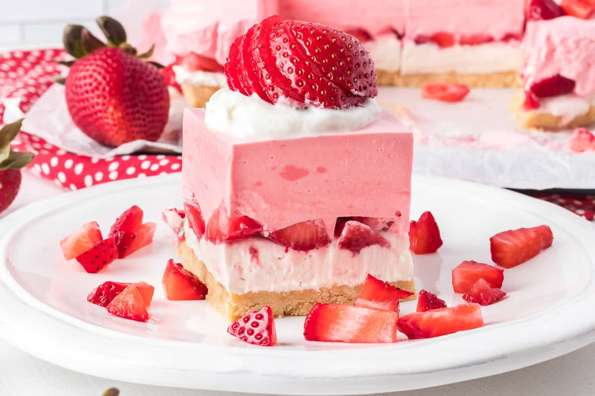 No Bake Strawberry Cream Dream Bars: The Good Summer time Dessert ...