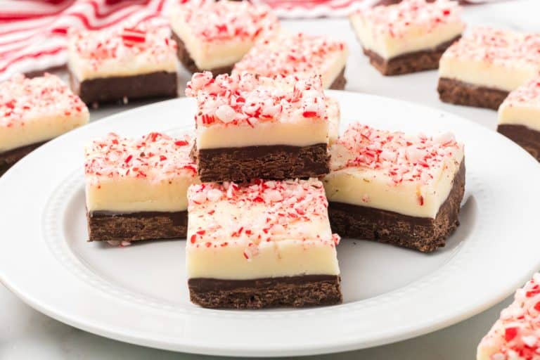 Peppermint Bark Fudge: Quick and Easy Treat | 365 Days of Baking and More